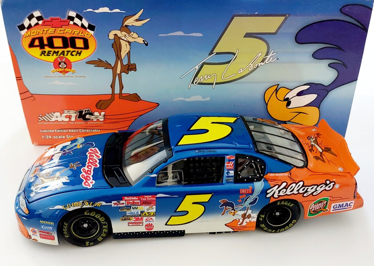 Terry Labonte #5 NASCAR 2002 Chevrolet HMS Kelloggs Looney Tunes Rema ...
