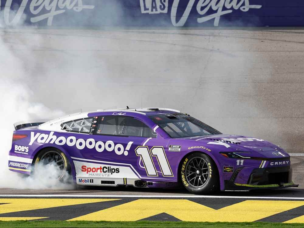 Denny Hamlin #11 NASCAR 2026 JGR Toyota Yahoo! Las Vegas Race Win 1:6 ...